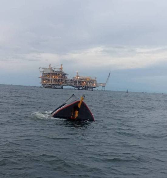 Oil Barge Sinking Claims Lives and Raises Safety Concerns - CrewMirror.com